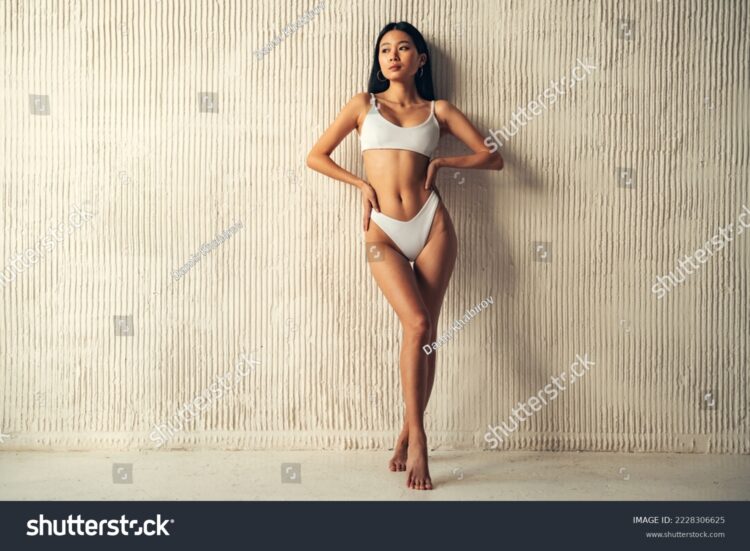 9 Hot Sexy Sandy Chang Bikini Pics