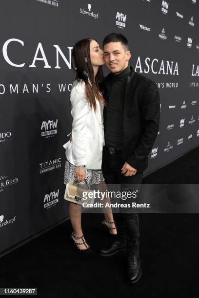 4 Hot Sexy Sara Desideria Bikini Pics