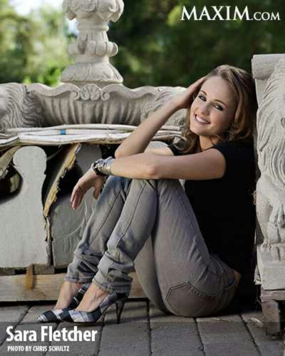 8 Hot Sexy Sara Fletcher Bikini Pics