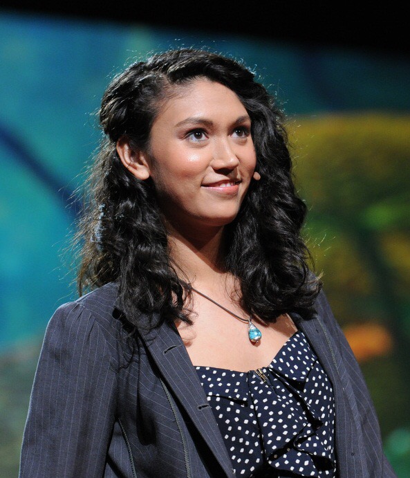 6 Hot Sexy Sara Kay Bikini Pics