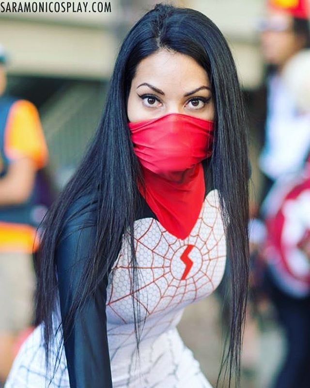 4 Hot Sexy Sara Moni Bikini Pics