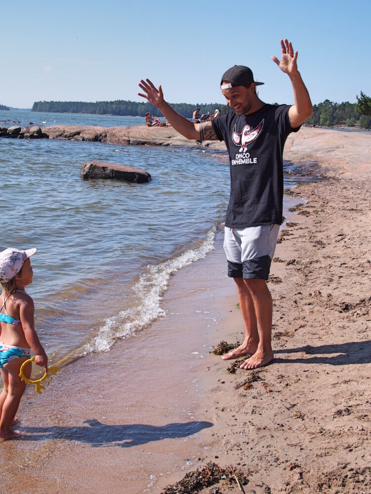 10 Hot Sexy Sara Parikka Bikini Pics