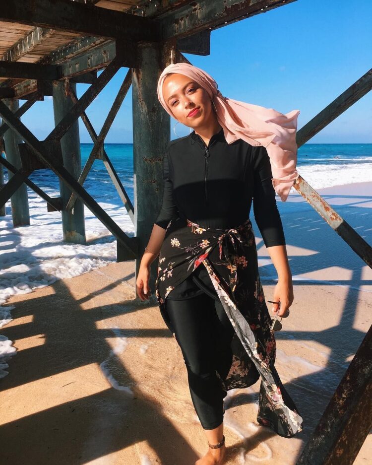 8 Hot Sexy Sara Sabry Bikini Pics