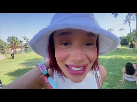 8 Hot Sexy Sara Sheehan Bikini Pics