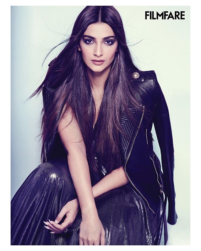 9 Hot Sexy Sarah Angius Bikini Pics