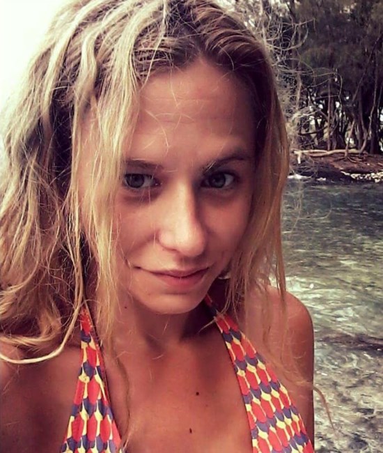 New Hot Sexy Sarah Bauer Bikini Pics