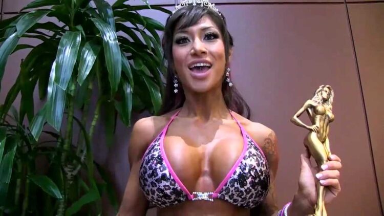 9 Hot Sexy Sarah Belle Bikini Pics