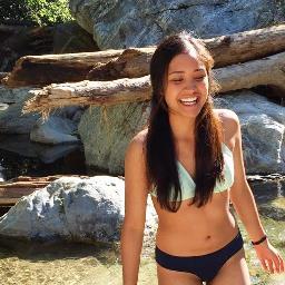 5 Hot Sexy Sarah Mae Bikini Pics