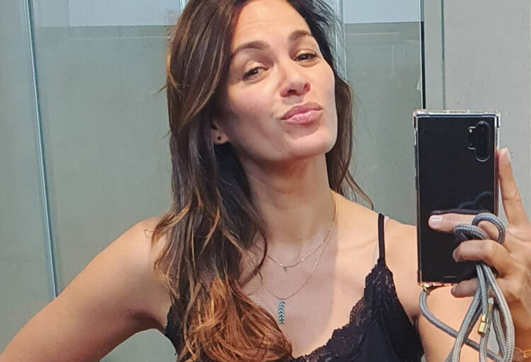 6 Hot Sexy Saray Martinez Bikini Pics