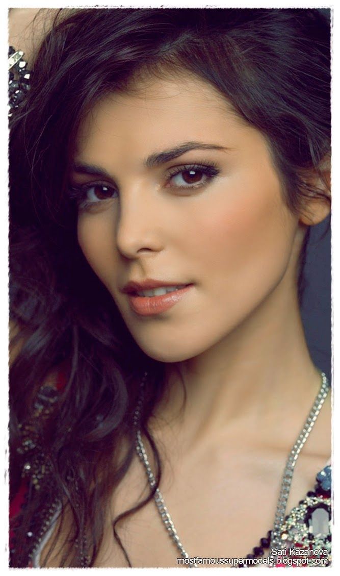 10 Hot Sexy Sati Kazanova Bikini Pics