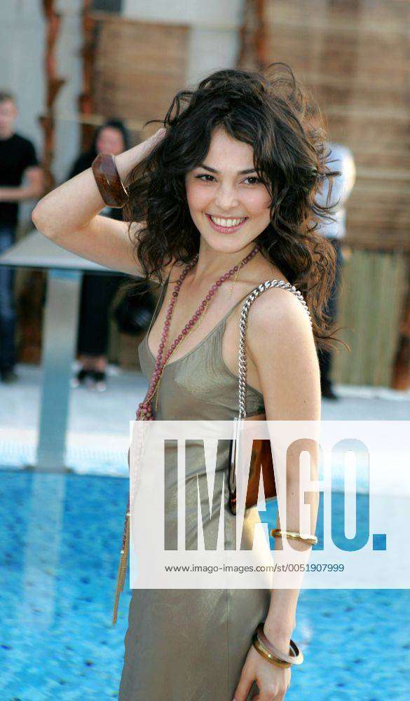 10 Hot Sexy Sati Kazanova Bikini Pics