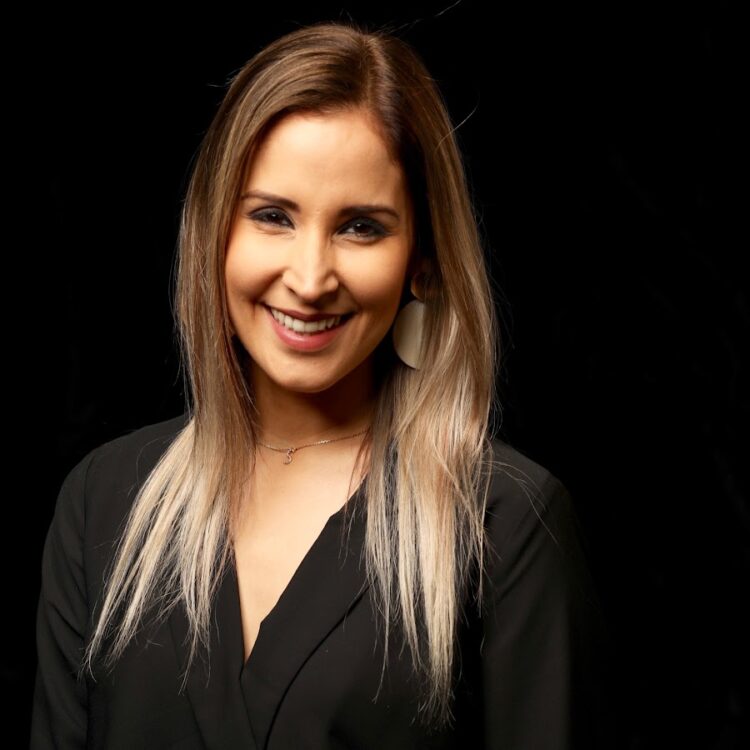 New Hot Sexy Sayra Gonzalez de Morales Bikini Pics