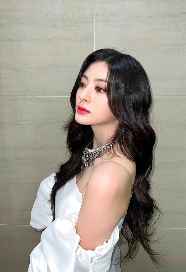 8 Hot Sexy Seeun Yoon Bikini Pics