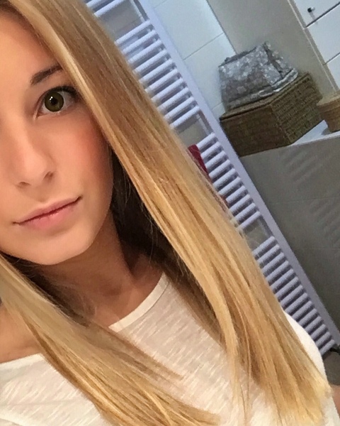 3 Hot Sexy Serena Bertozzi Bikini Pics