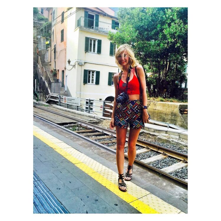 9 Hot Sexy Seyhan Sasko Bikini Pics