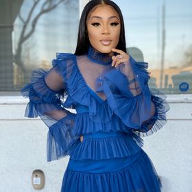 4 Hot Sexy Shanda Shepherd Bikini Pics