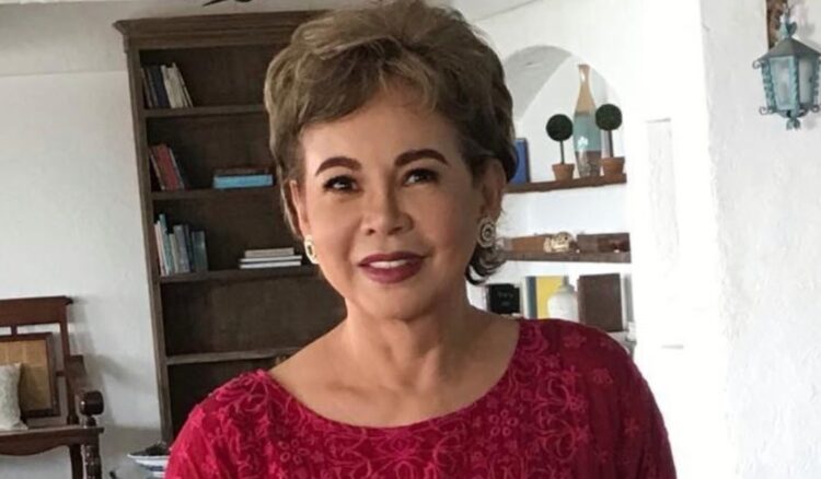 5 Hot Sexy Sharon Rivas Bikini Pics