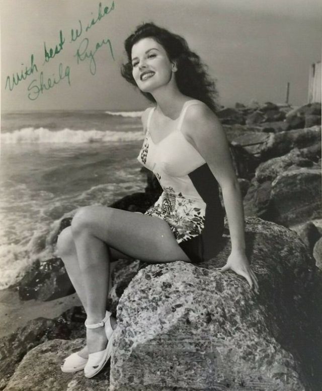 9 Hot Sexy Sheila Ryan Bikini Pics