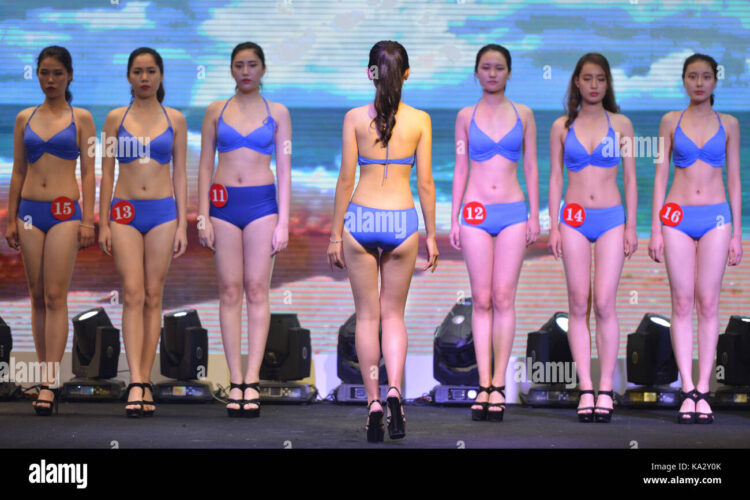 9 Hot Sexy Shen Yang Bikini Pics