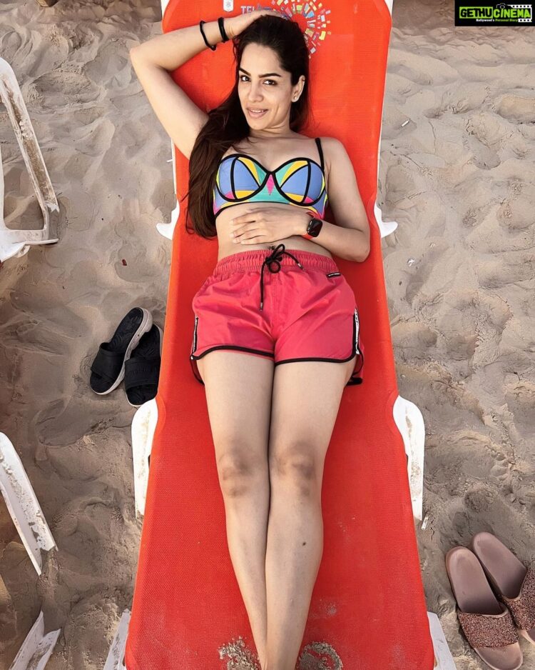 6 Hot Sexy Shikha Singh Bikini Pics