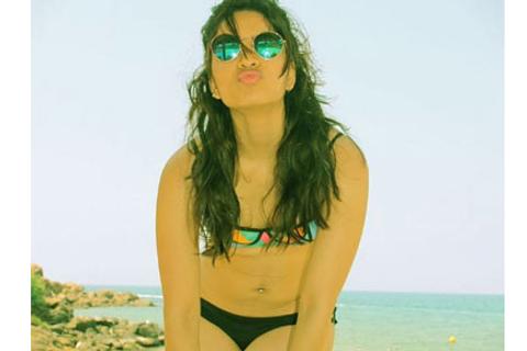 6 Hot Sexy Shikha Singh Bikini Pics