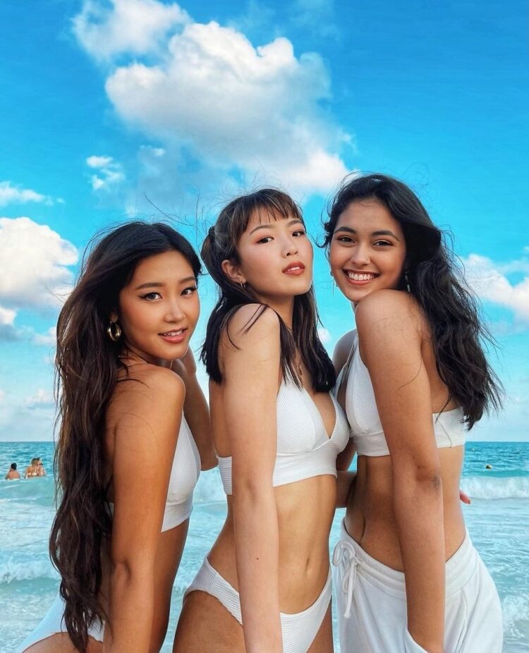 7 Hot Sexy Shivani Paliwal Bikini Pics