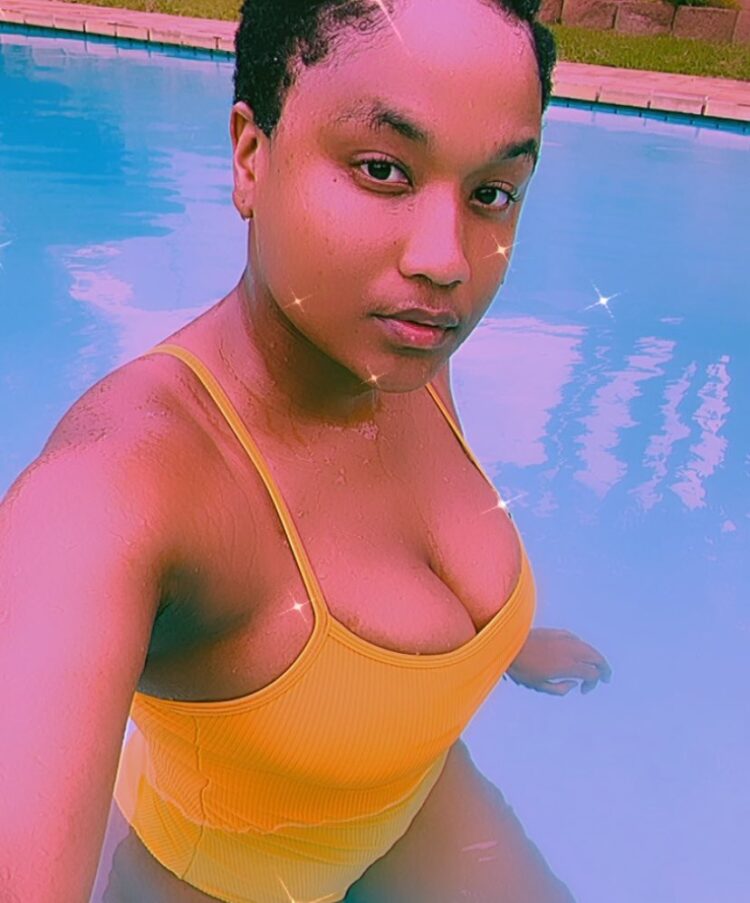 New Hot Sexy Simmy Bikini Pics