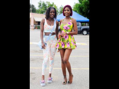 4 Hot Sexy Simone Ann-Marie Edwards Bikini Pics