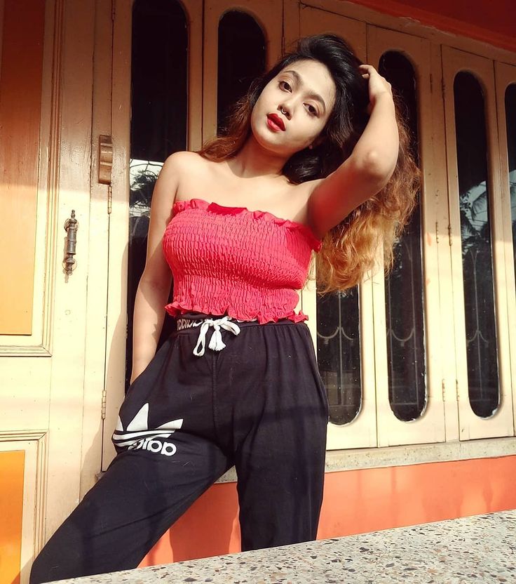 3 Hot Sexy Simone Ghosh Bikini Pics