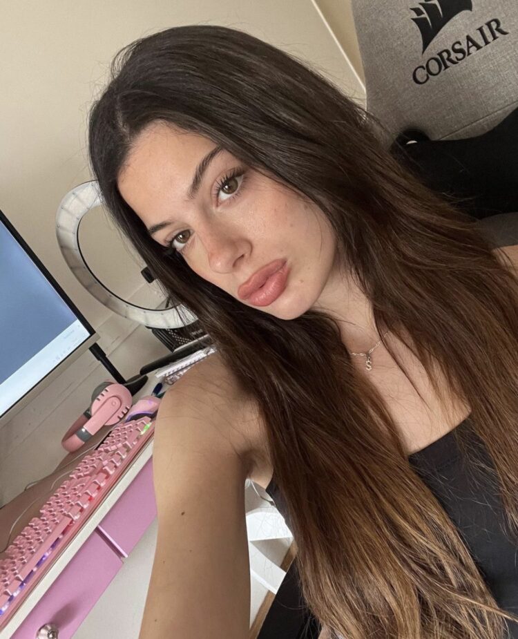 5 Hot Sexy Sofi Santos Bikini Pics