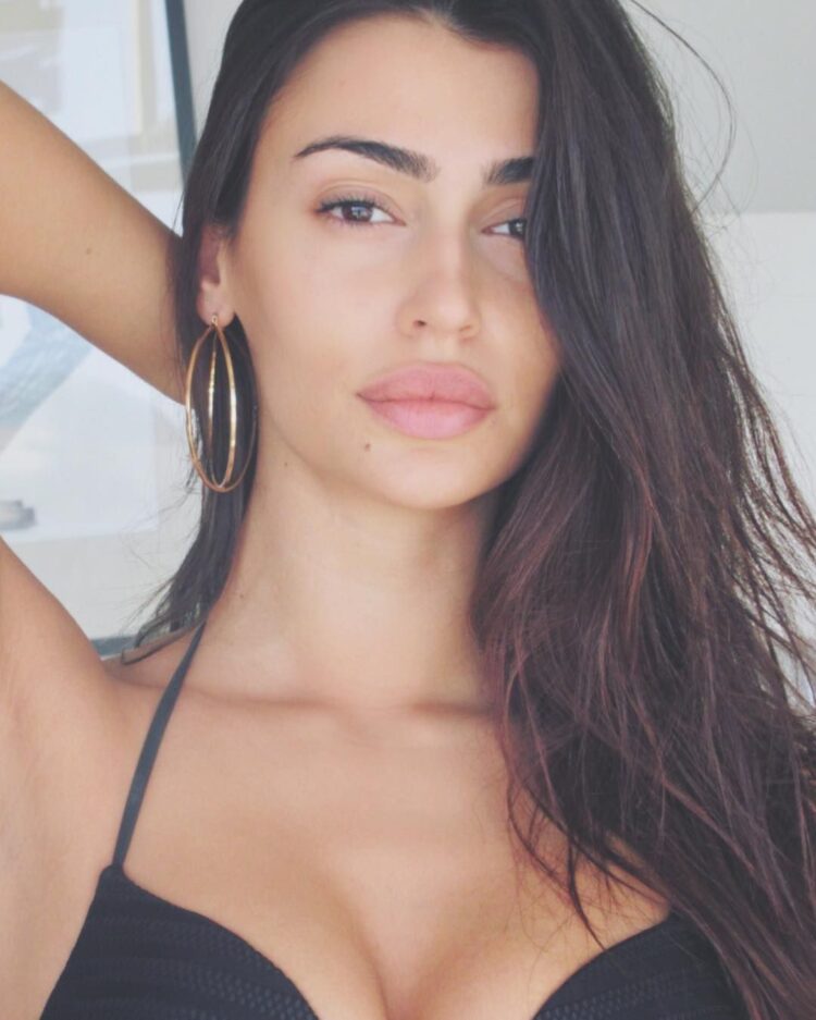 7 Hot Sexy Sofia Harmanda Bikini Pics