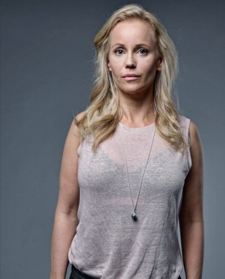 7 Hot Sexy Sofia Helin Bikini Pics