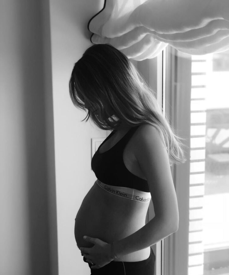 10 Hot Sexy Sofia Paramio Bikini Pics