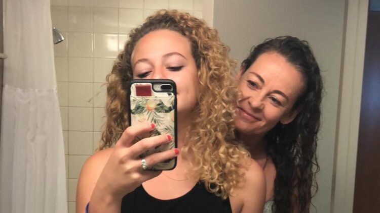 7 Hot Sexy Sophie Perry Bikini Pics