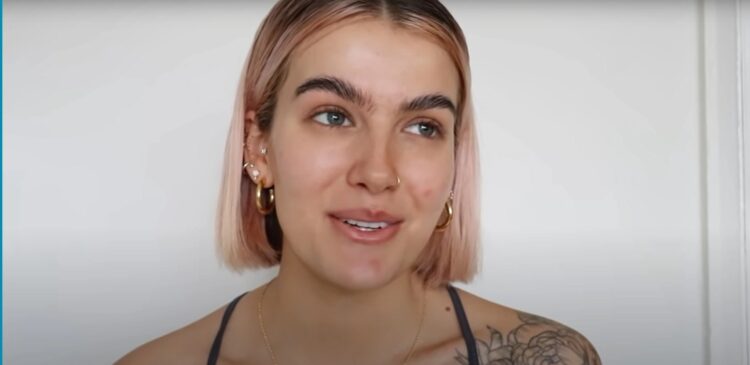 8 Hot Sexy Sophie Rimmer Bikini Pics