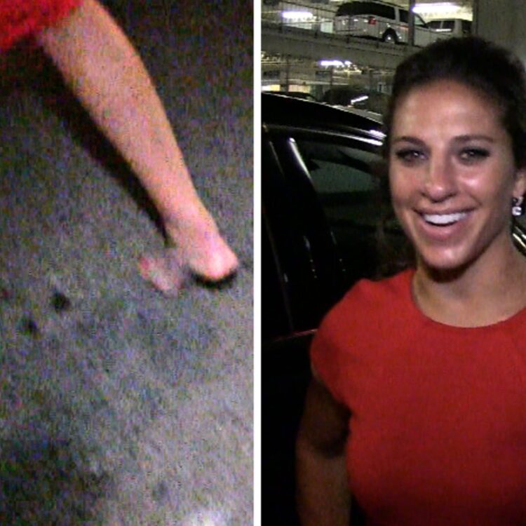 Carli Lloyd Feet