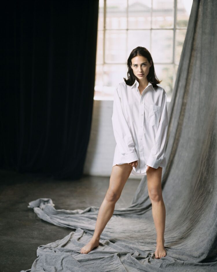 Claire Forlani Feet