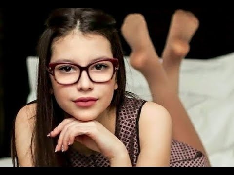 Cleopatra Stratan Feet