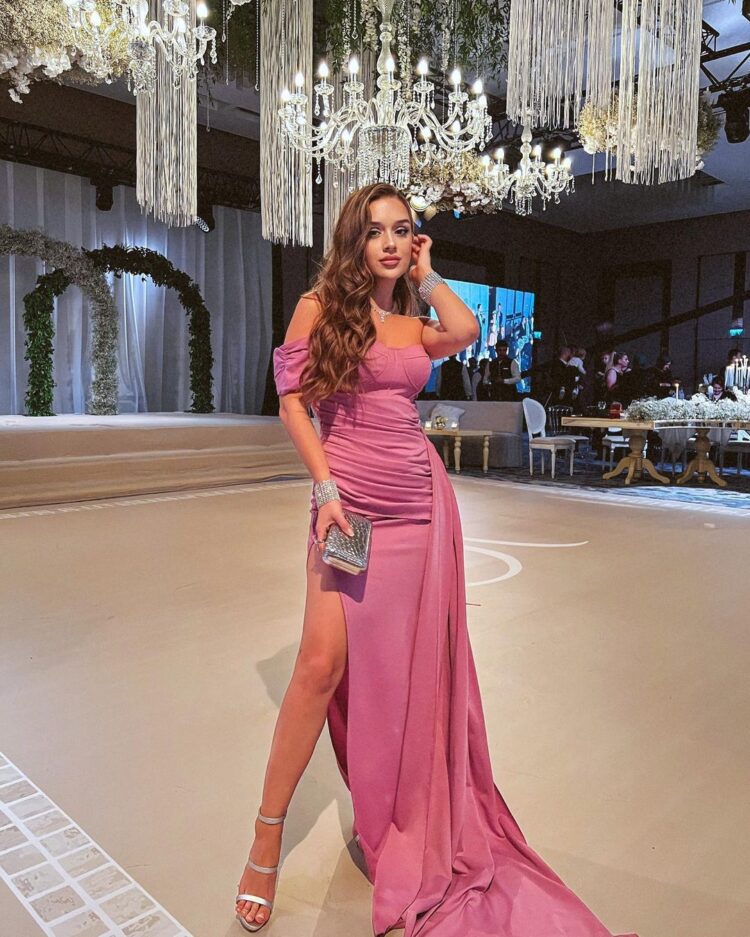 Cristina Elif Boboc Feet