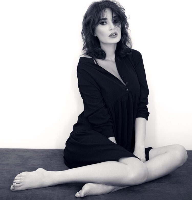 Cyrine Abdelnour Feet