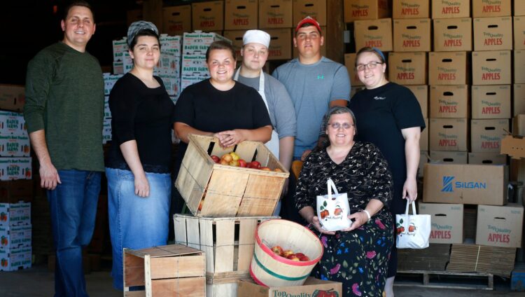 Dama Gradinariu Feet