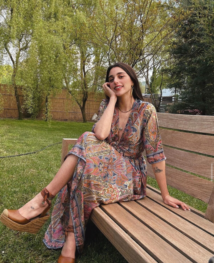 Damla Su Ikizoglu Feet