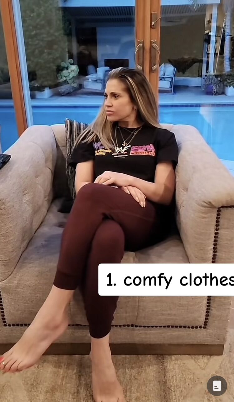 Danielle Fishel Feet