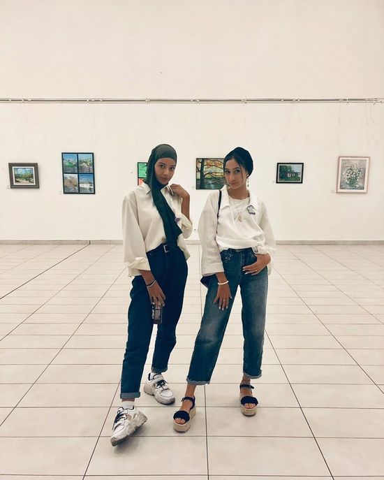 Hajar Brown Feet