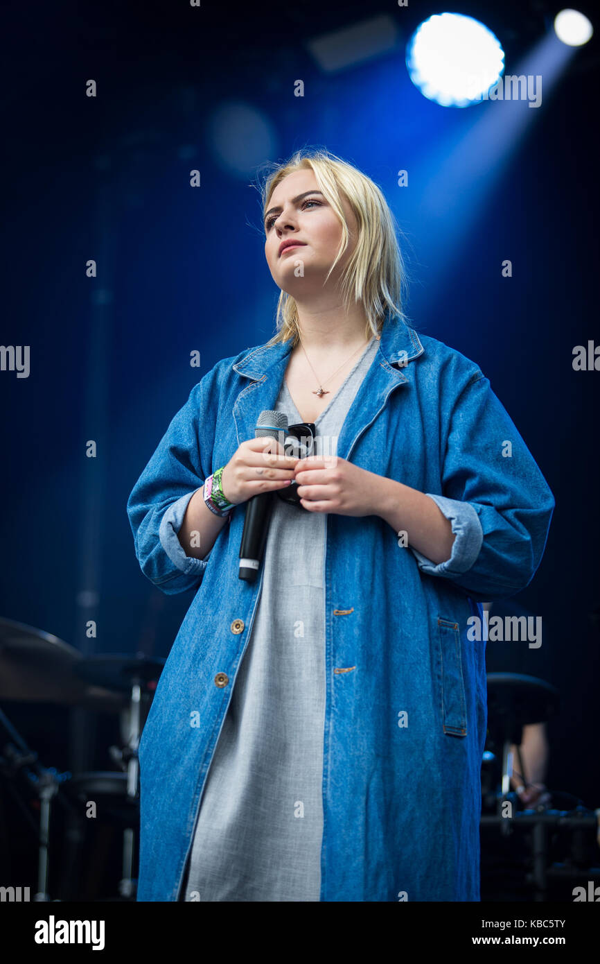 Holly Lapsley Fletcher Feet