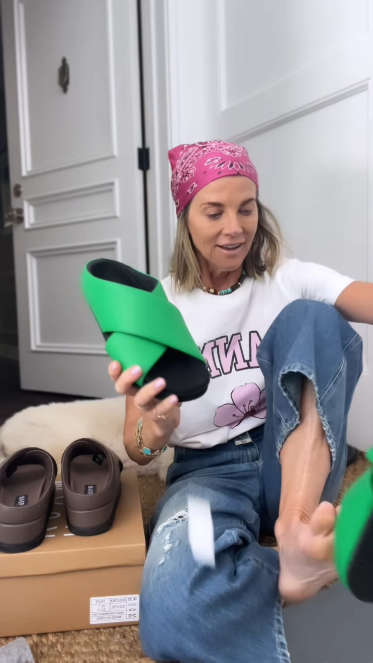 Janet Gunn Feet