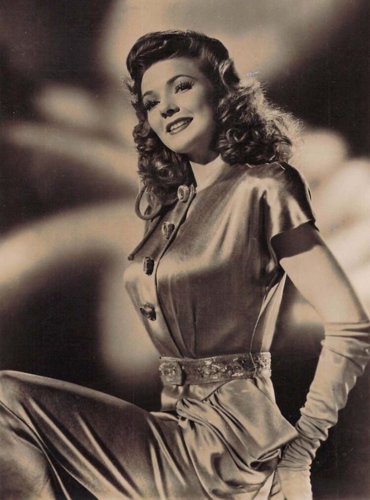 Jennifer Howard Feet