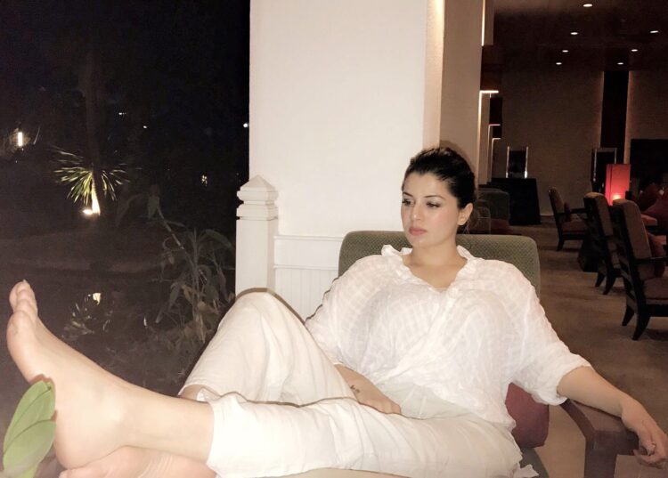 Kainaat Arora Feet
