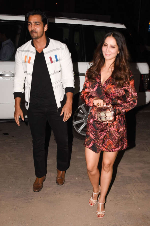 Kim Michelle Sharma Feet