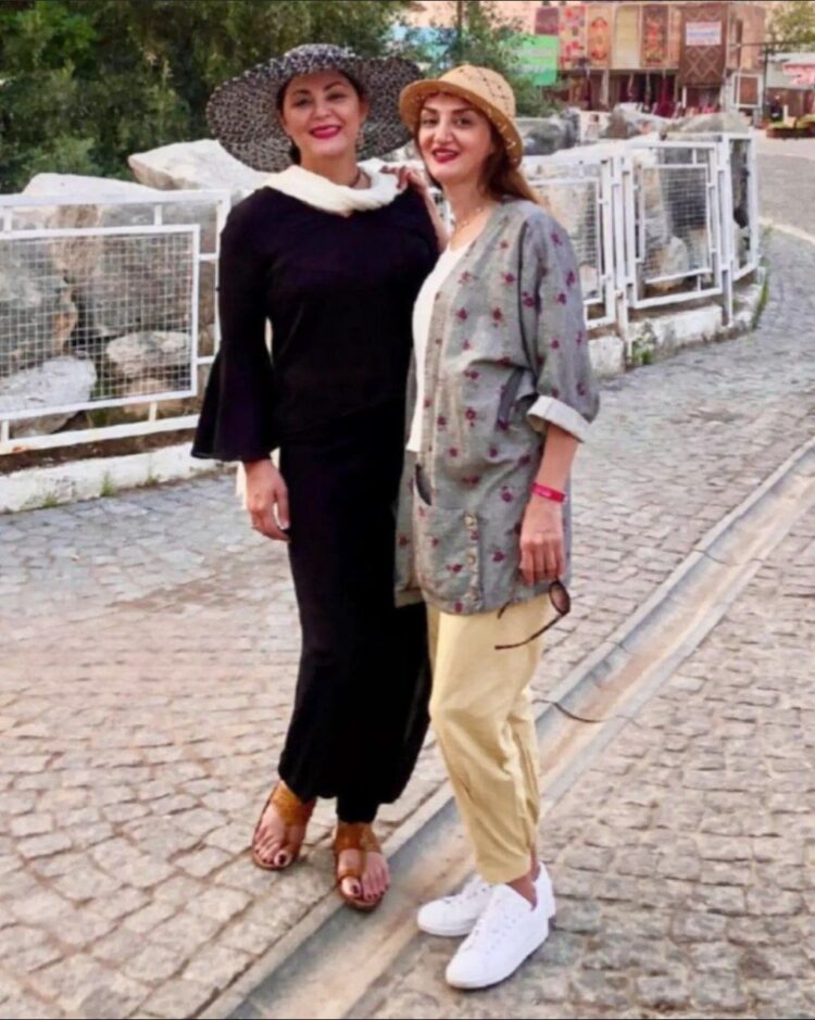 Laleh Eskandari Feet